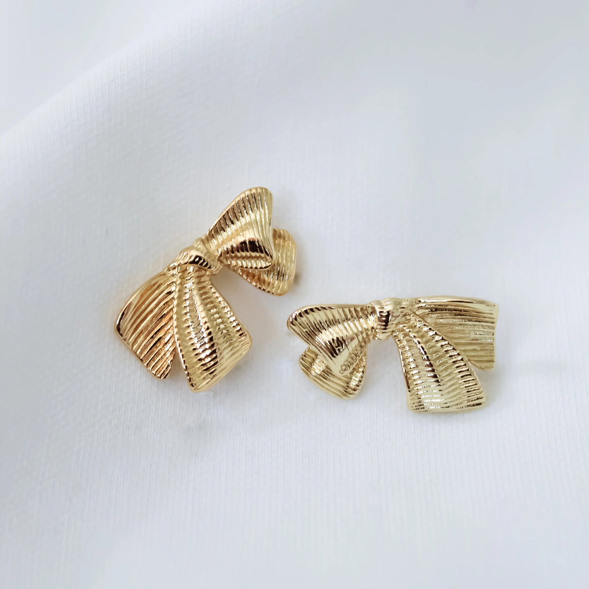 Izzy Studs – Lucy Rose