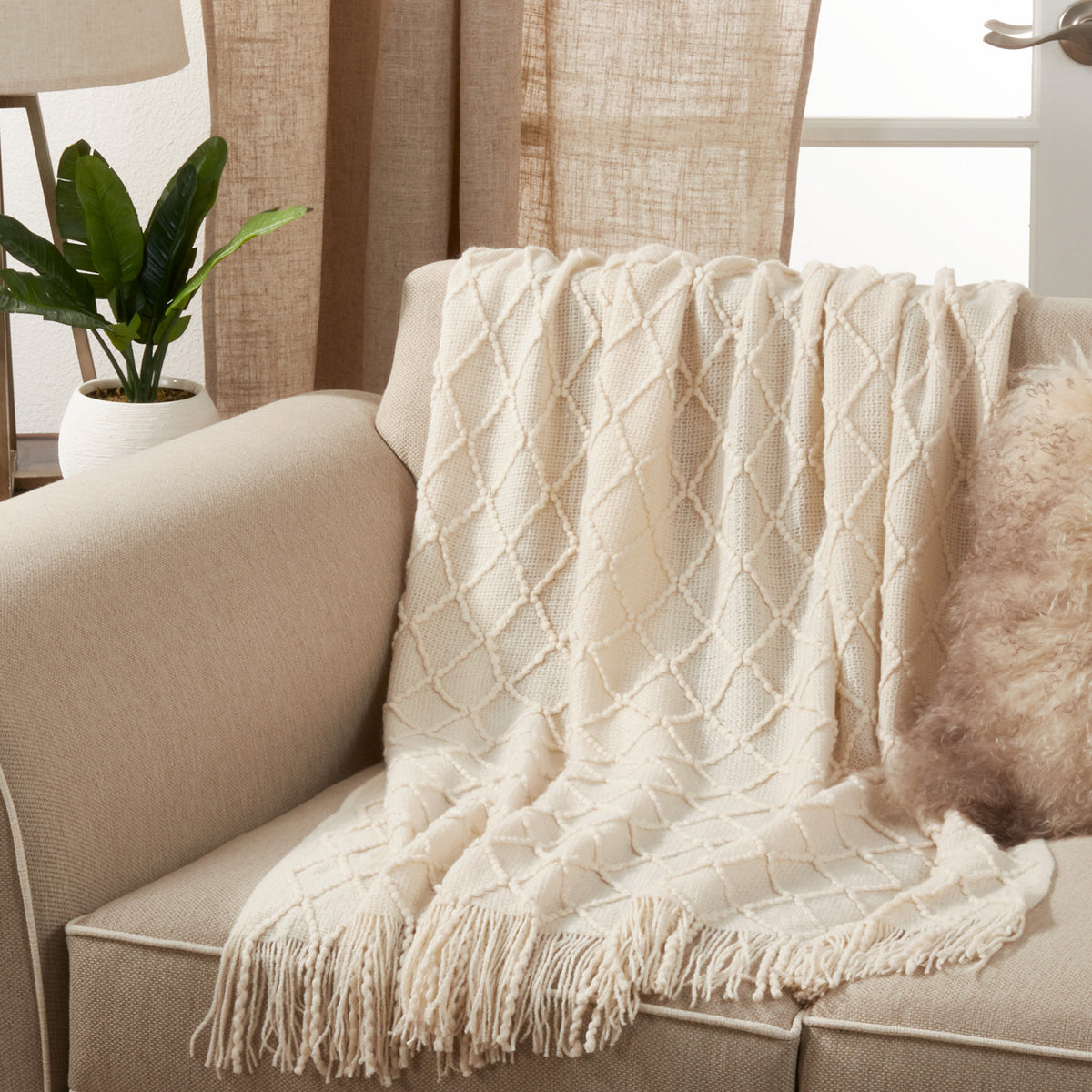 Ivory Knitted Throw – Lucy Rose